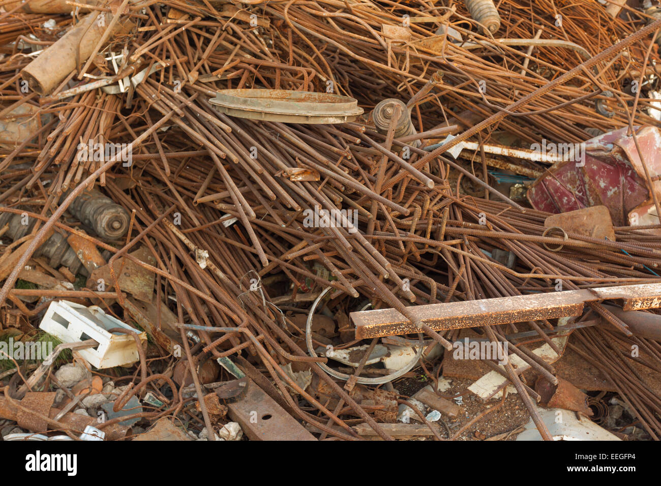 Waste junk hi-res stock photography and images - Alamy