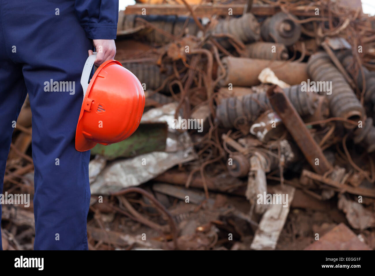 Scrap metal man hi-res stock photography and images - Alamy