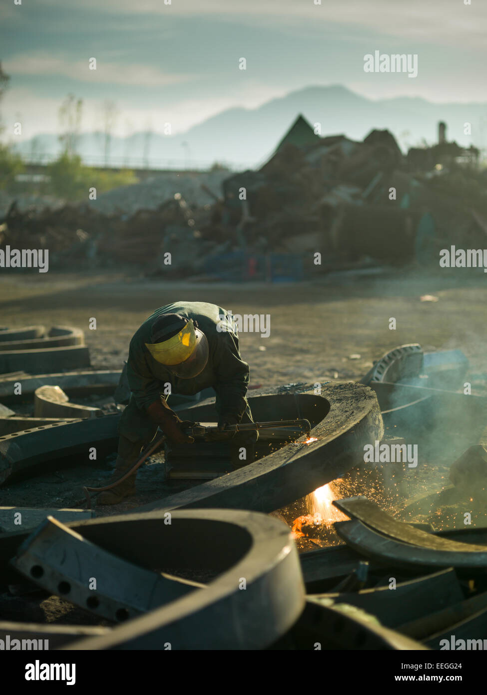 Welder wearing protective equipment welding hi-res stock photography ...