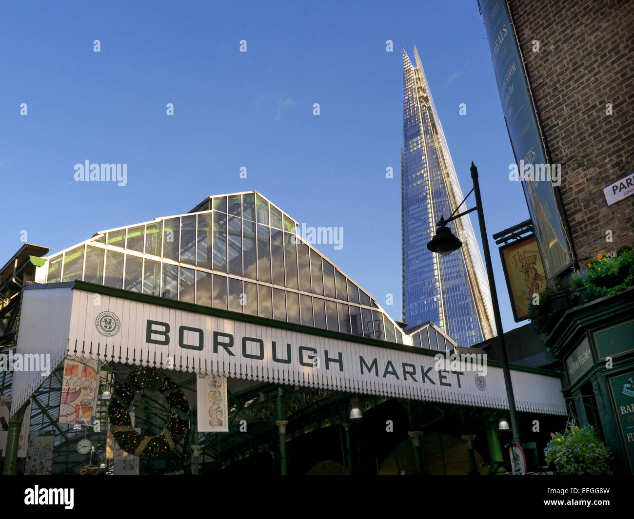 Victorian elizabethan architecture hi-res stock photography and images ...