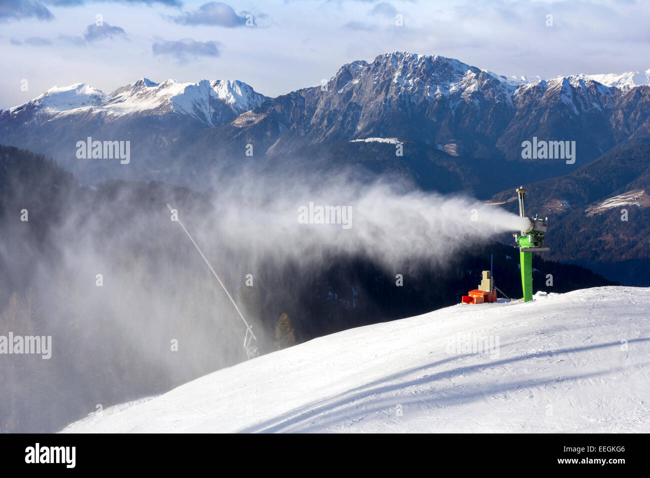 Artifical snow preparation hi-res stock photography and images - Alamy