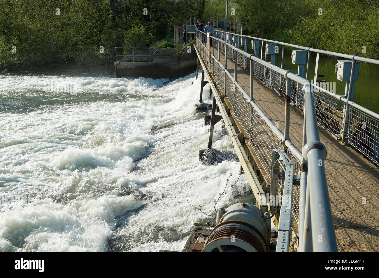 The lock (weir) across the River Thames at Abingdon, Oxfordshire Stock ...