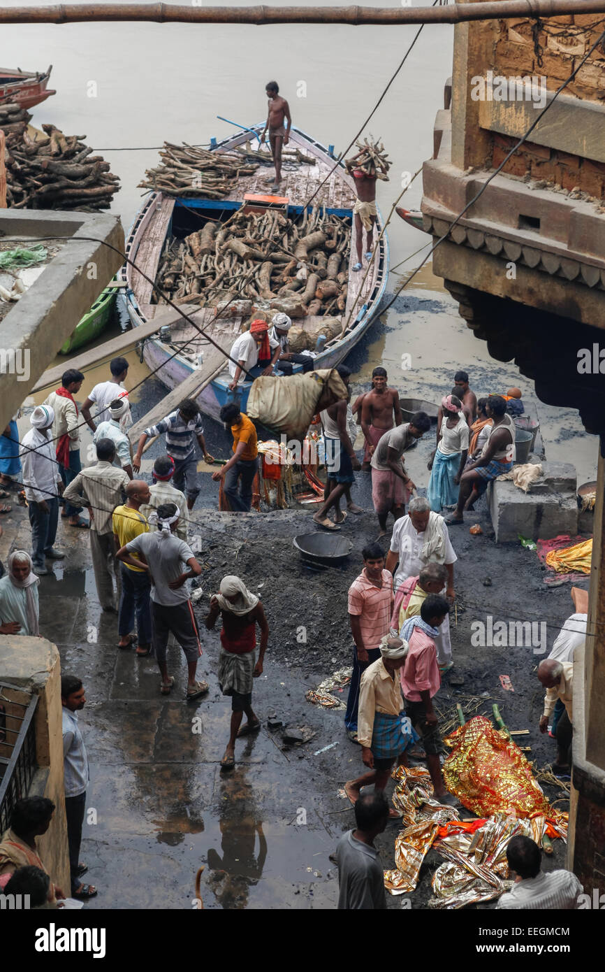 Manikarnika ghat hi-res stock photography and images - Alamy