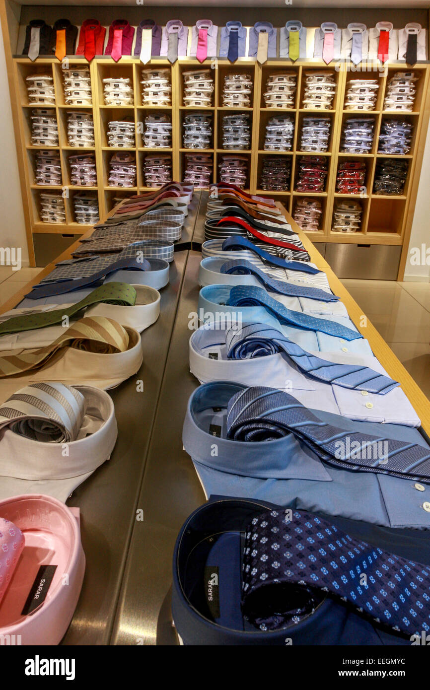 Mens retail store display hi-res stock photography and images - Alamy