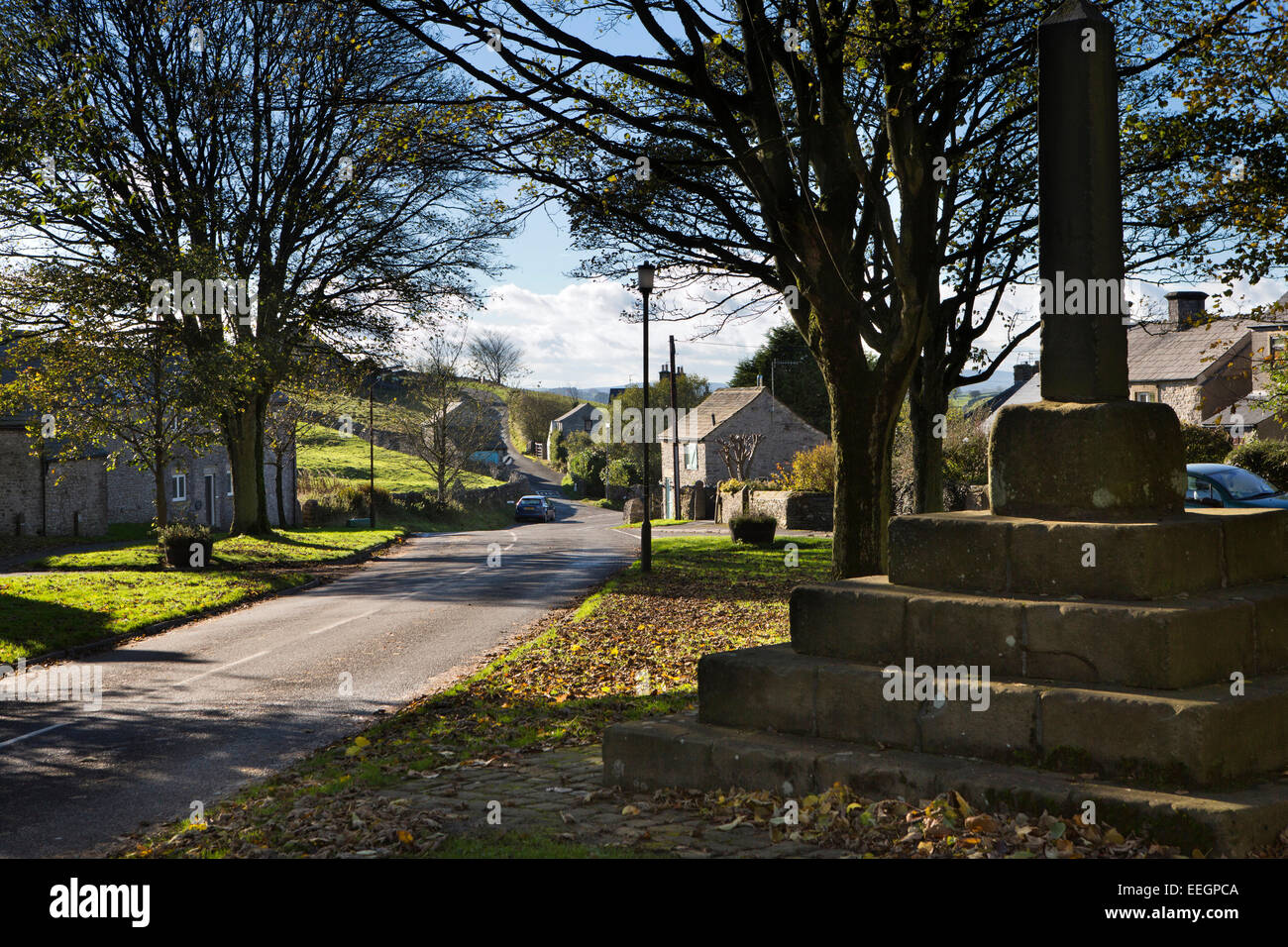 UK, Derbyshire, Tideswell, Litton village from the cross Stock Photo ...