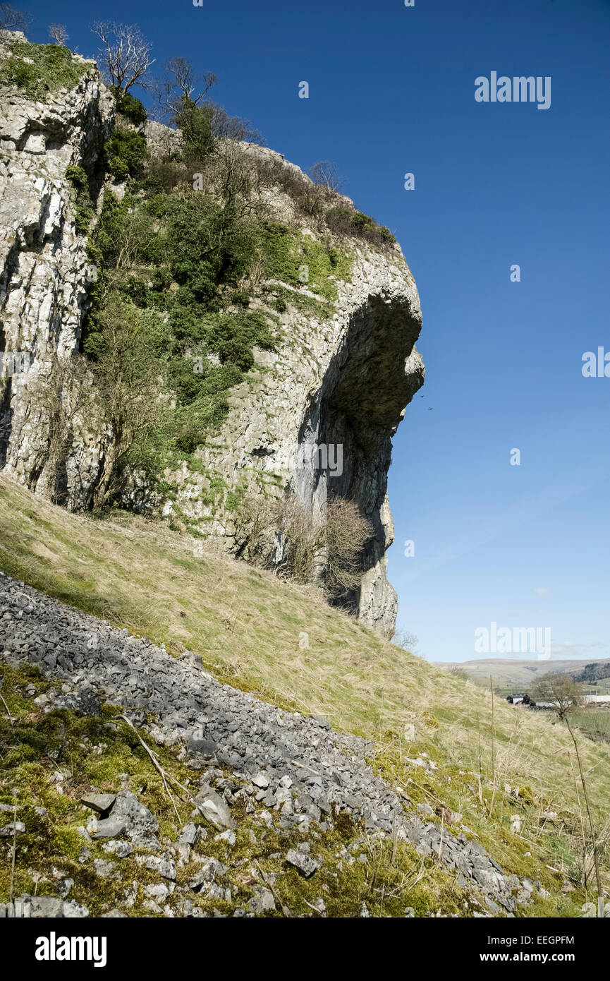 Kilnsey crag hi-res stock photography and images - Alamy