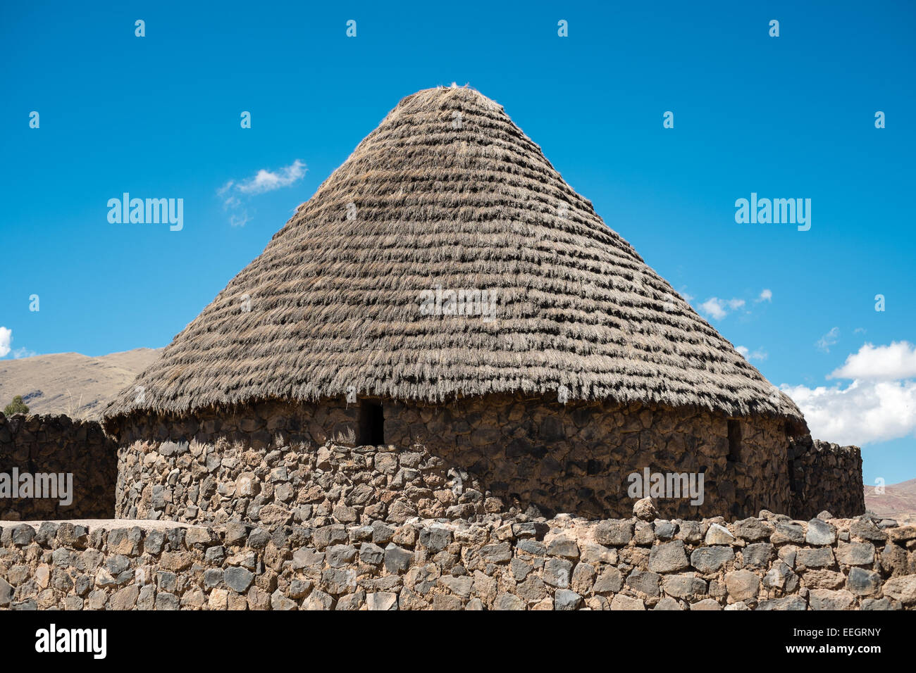 Round Inca storehouse at Raqch'i, Peru Stock Photo - Alamy