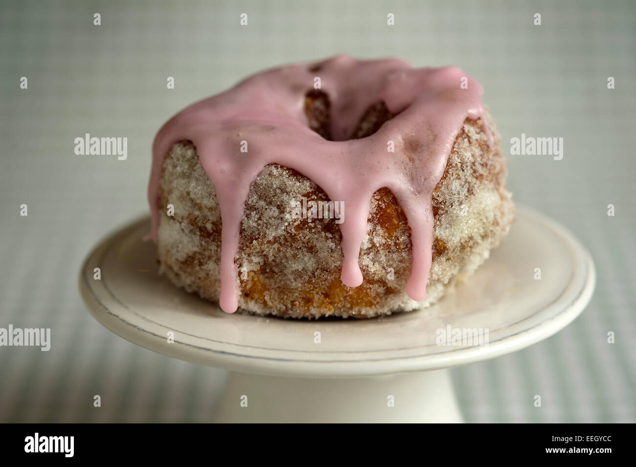 Icing sugar doughnut hi-res stock photography and images - Alamy