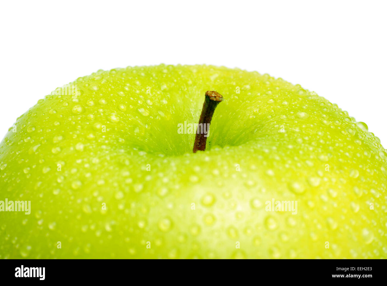 Green apple close-up with water drops Stock Photo - Alamy