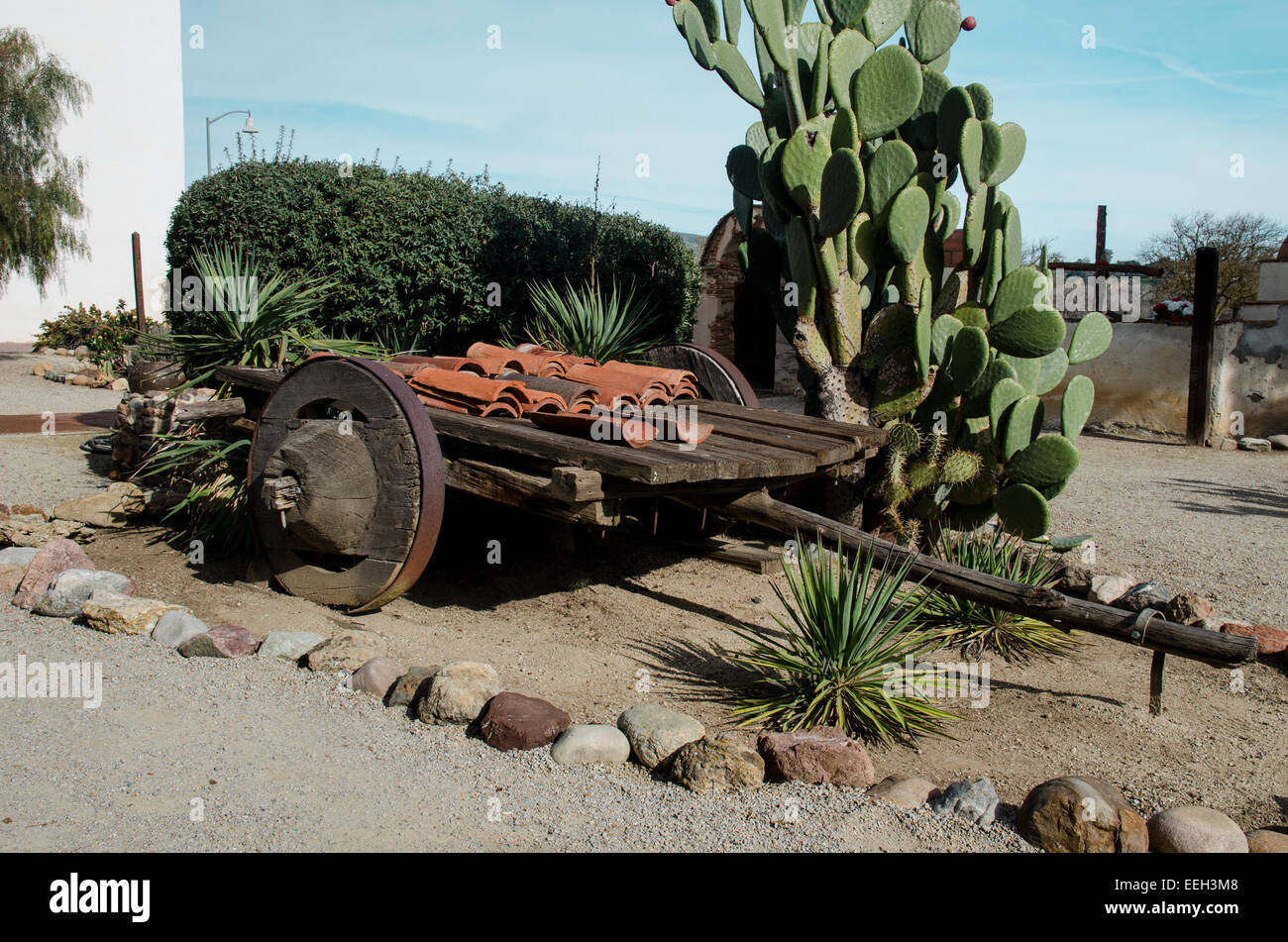 Old cart hi-res stock photography and images - Alamy