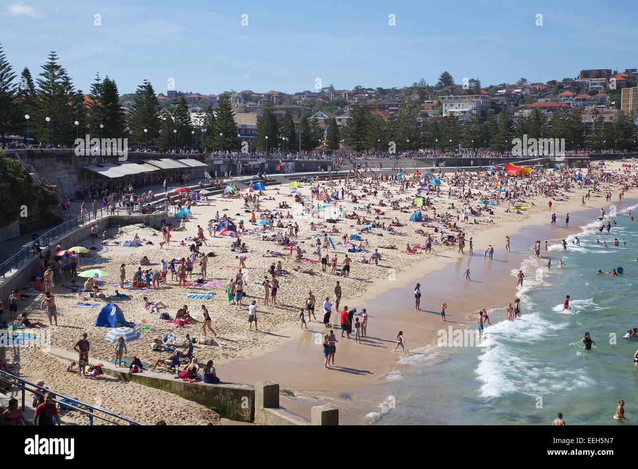 Coogee Beach in Sydney’s east on a sunny Sunday in summer Stock Photo ...