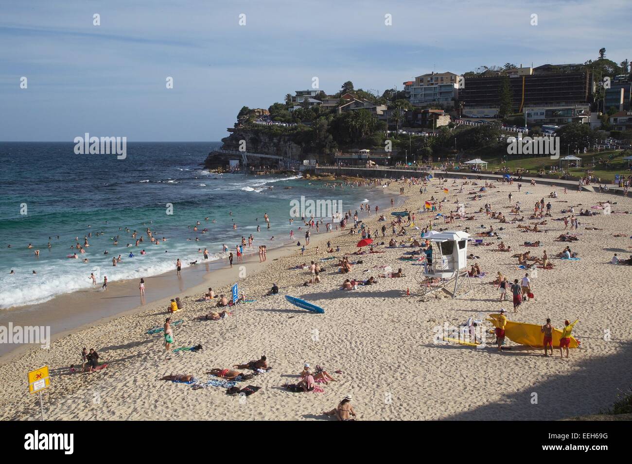 Bronte Beach in Sydney’s eastern suburbs on a sunny Sunday in summer ...