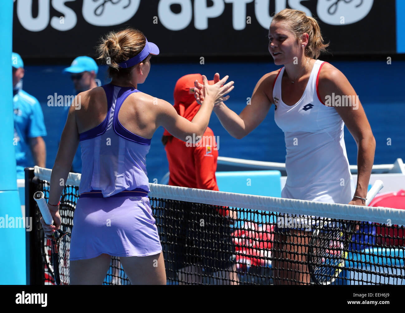 Melbourne, Australia. 19th Jan, 2015. Simona Halep (L) of Romania ...