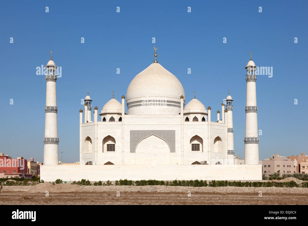 Siddiqa Fatima Zahra Mosque in Kuwait, Middle East Stock Photo - Alamy