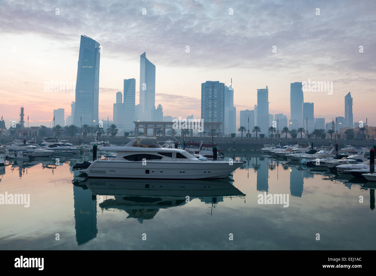 Kuwait Skyline High Resolution Stock Photography and Images - Alamy