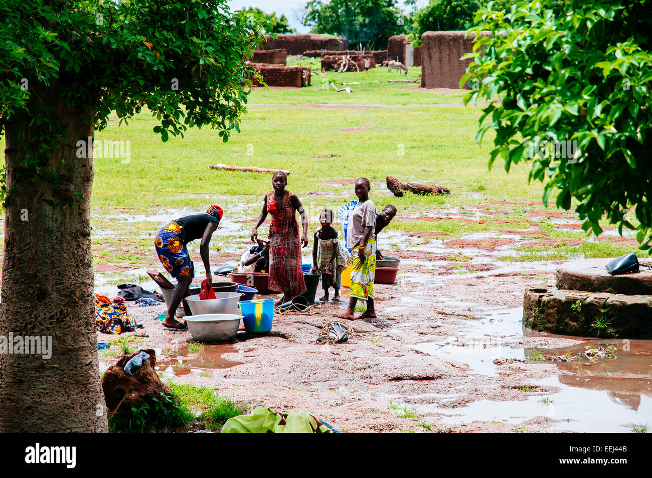 Young women washing clothes in their village, Mali Stock Photo - Alamy