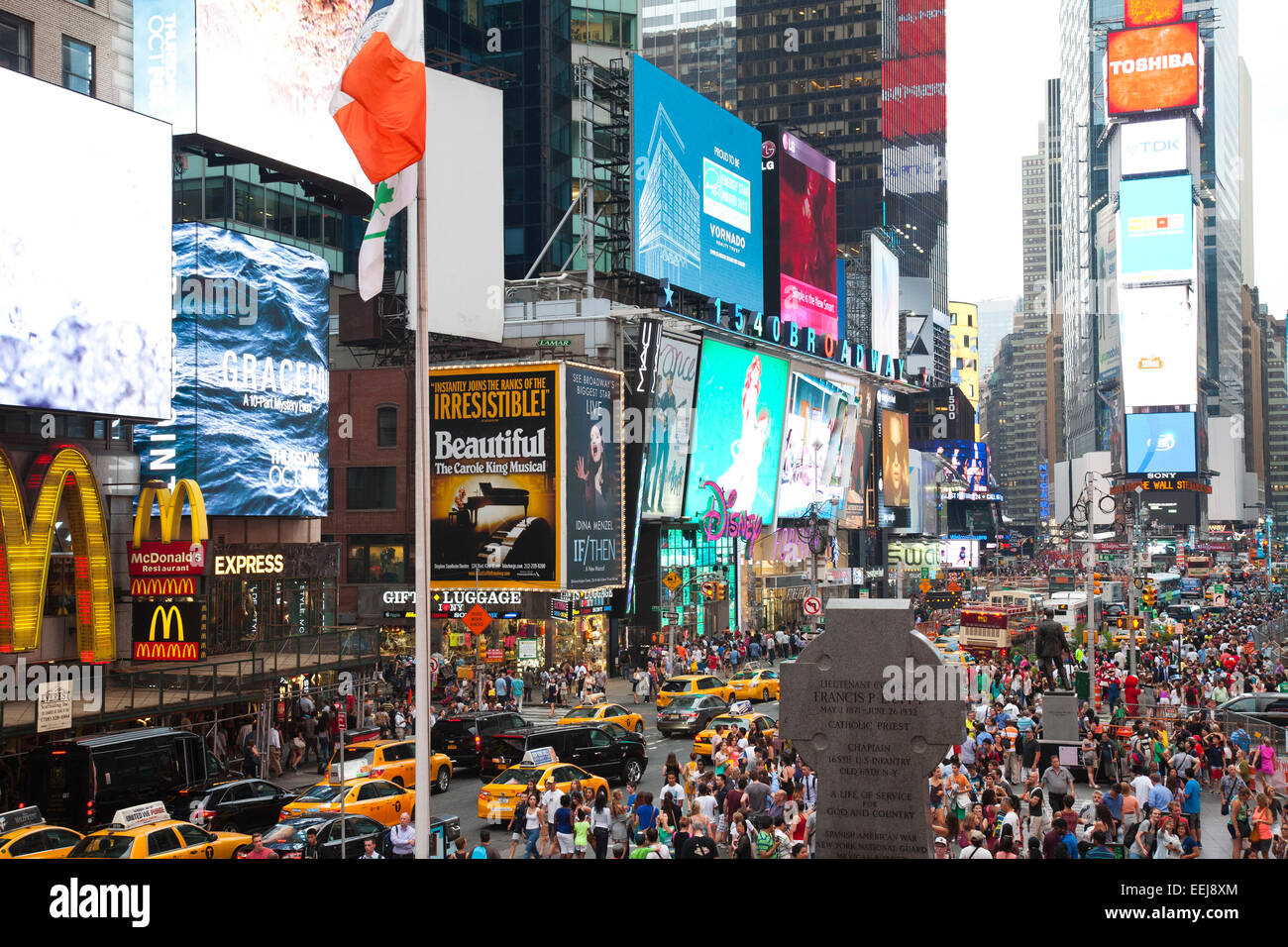 Time square hi-res stock photography and images - Alamy