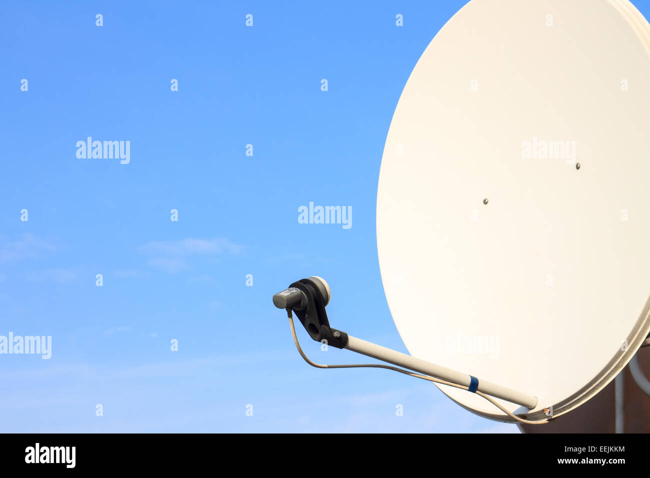 Parabolic reflector antenna hi-res stock photography and images - Alamy