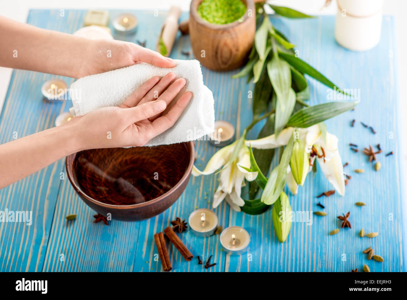 Drying hands hi-res stock photography and images - Alamy