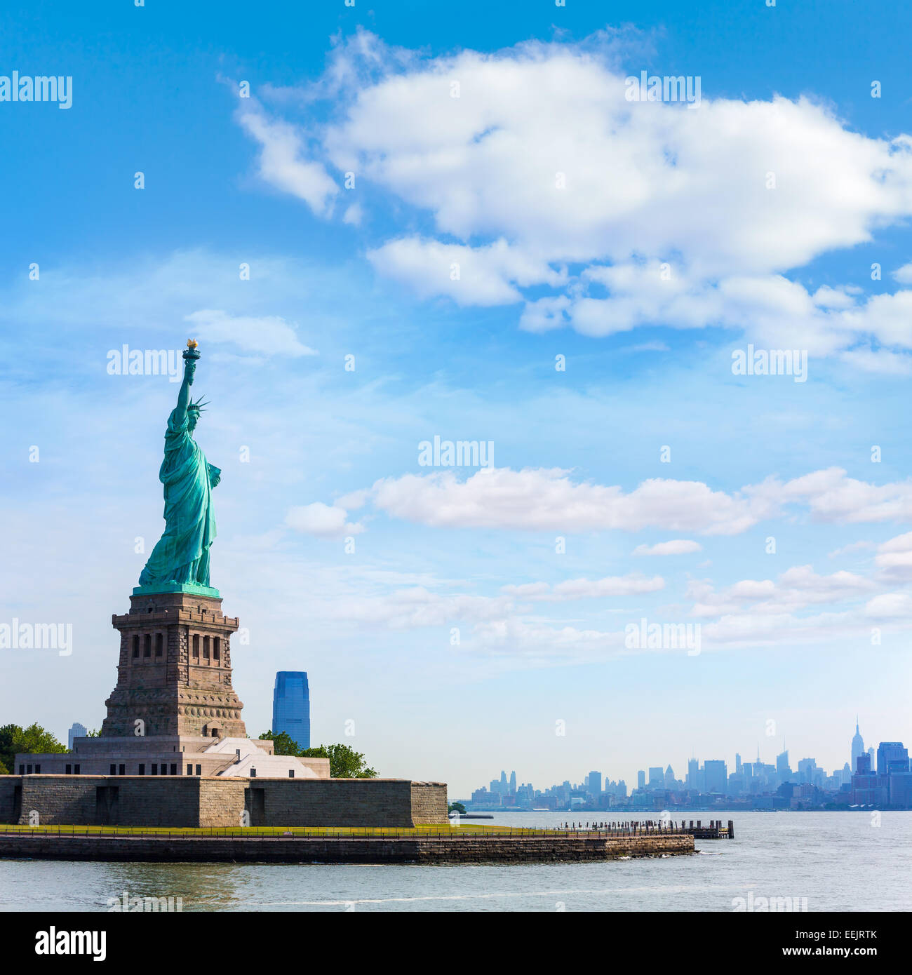 Statue of Liberty New York Manhattan background USA US Stock Photo - Alamy