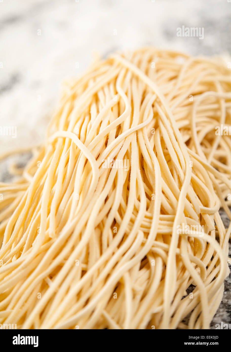 Boiled Spaghetti Pasta On Counter Stock Photo - Alamy