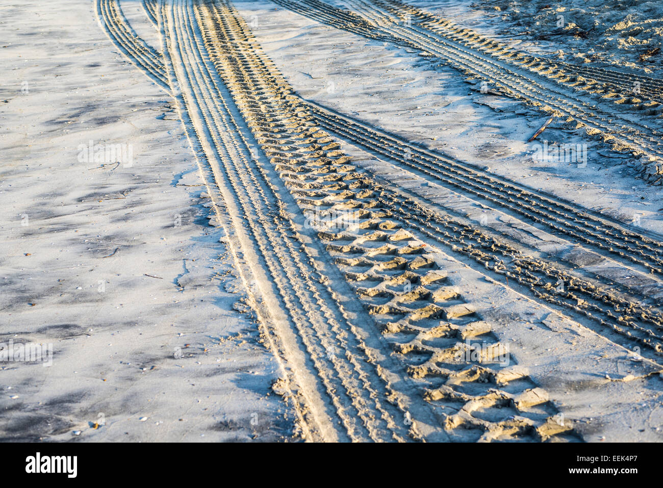 Crisscrossing hi-res stock photography and images - Alamy