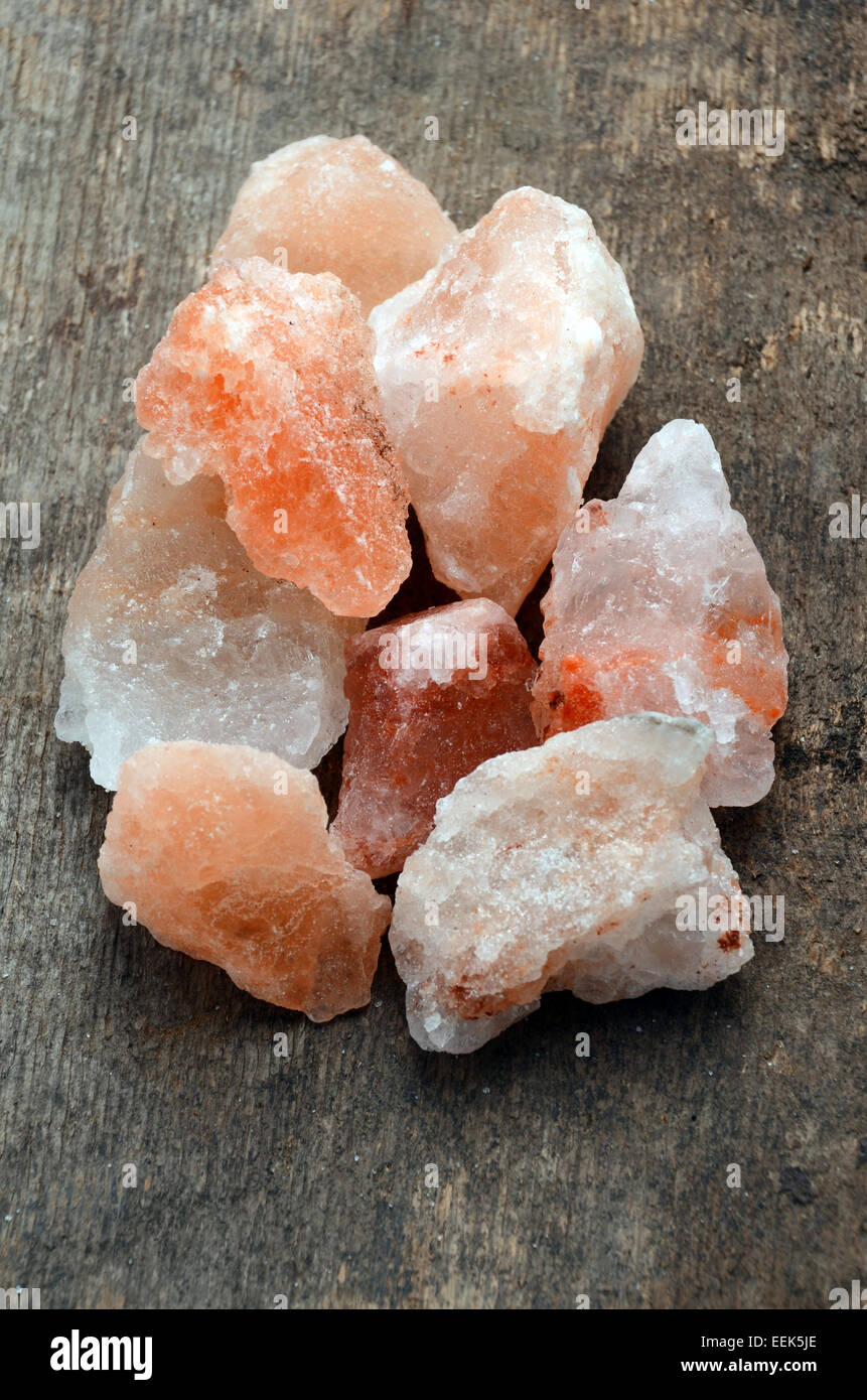 Himalayan pink crystal salt high resolution image Stock Photo - Alamy