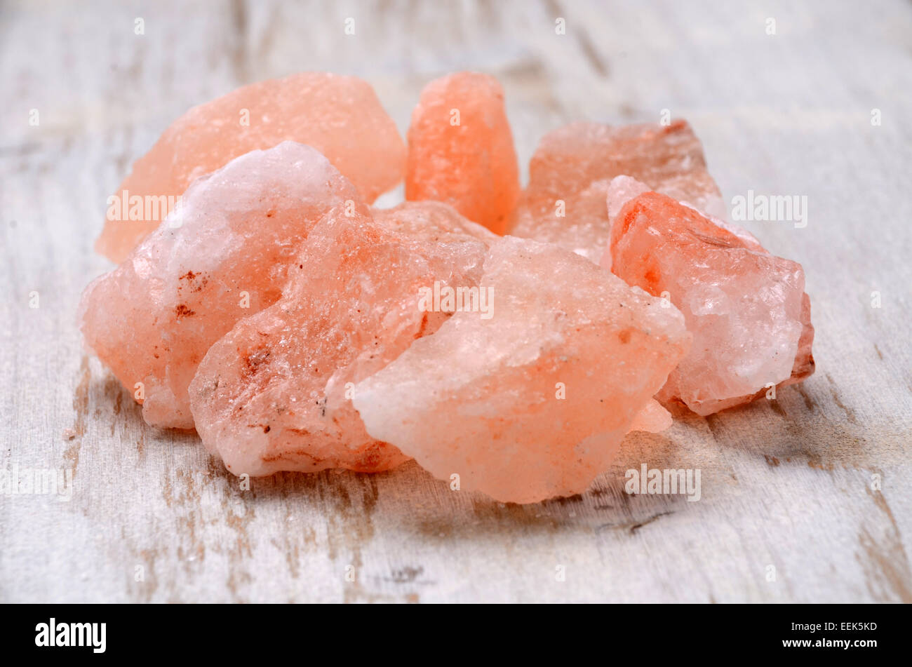 Himalayan pink crystal salt high resolution image Stock Photo - Alamy
