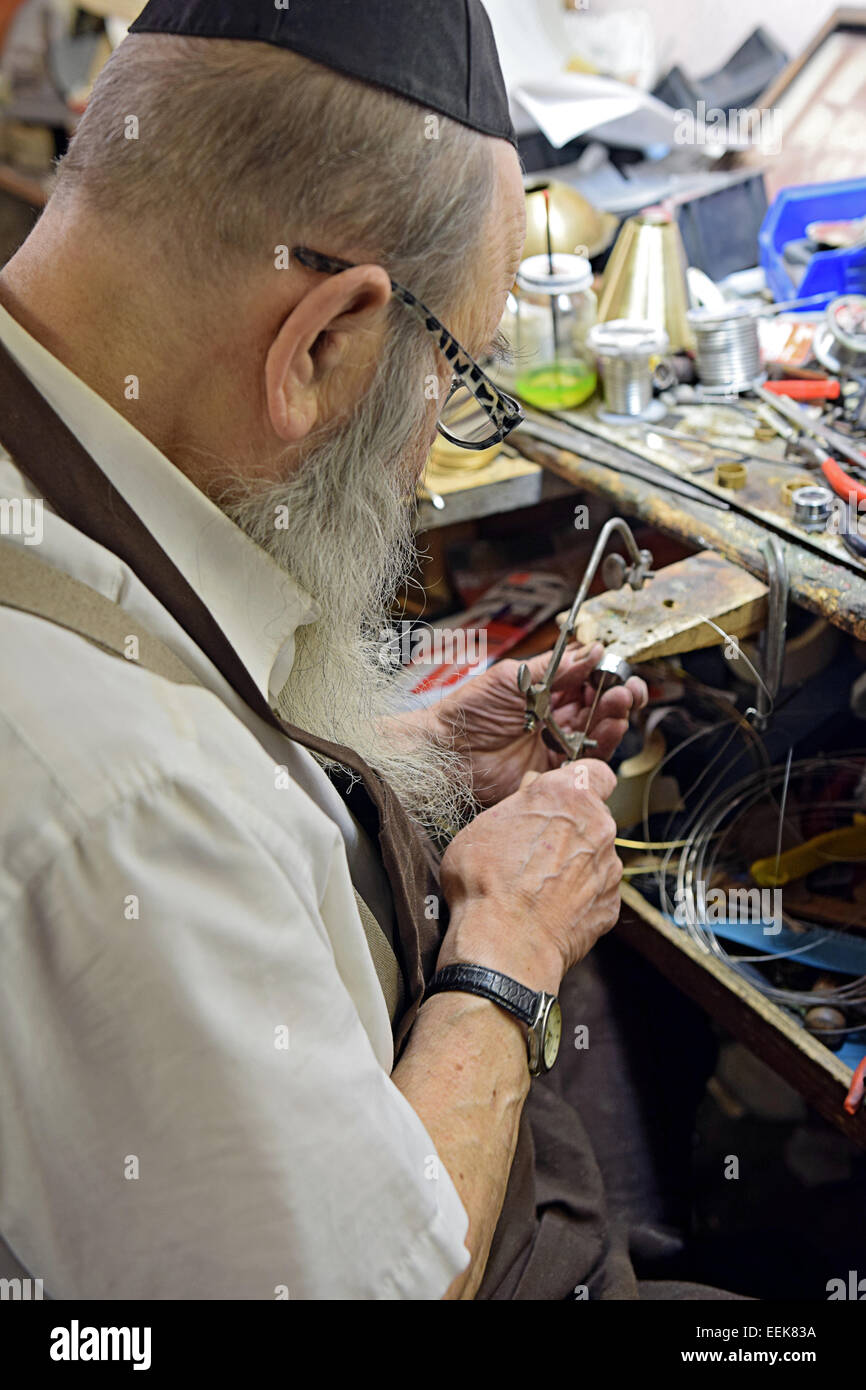 Silversmith workshop hi-res stock photography and images - Alamy