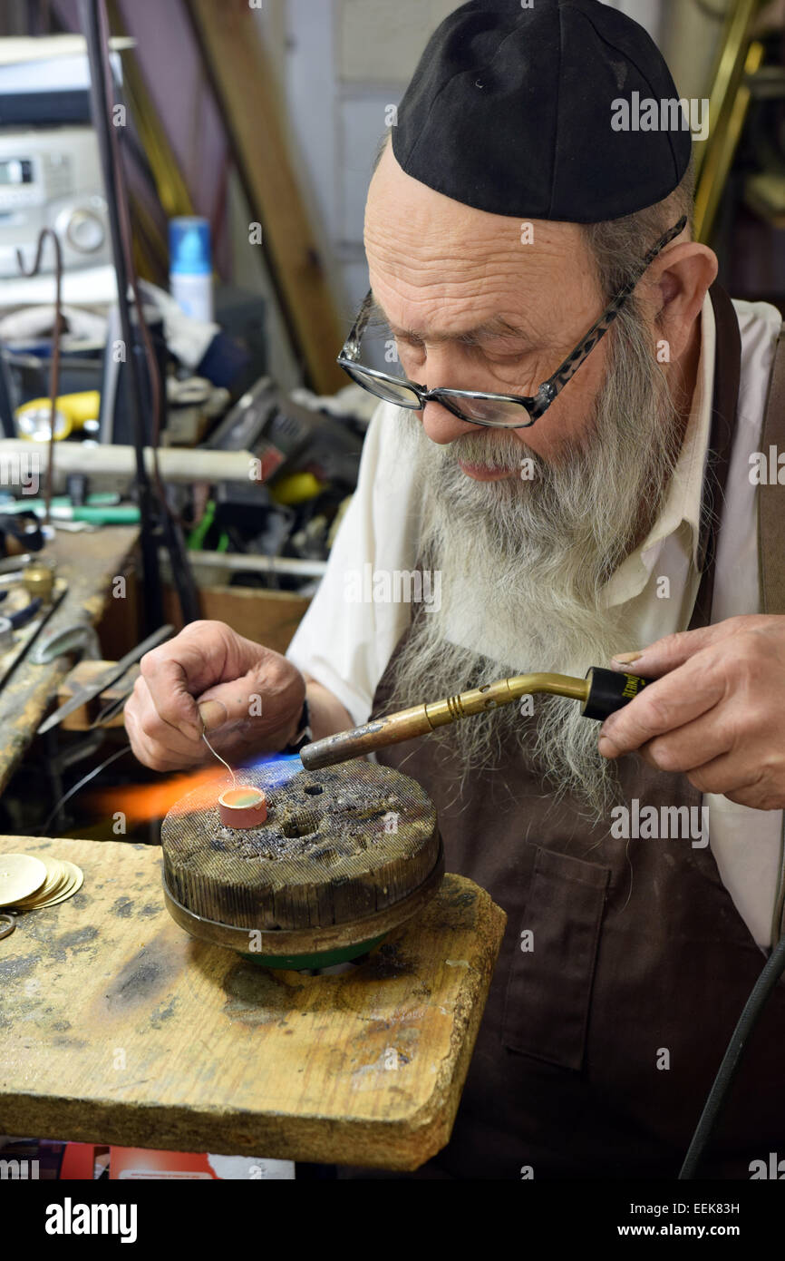 Silversmith workshop hi-res stock photography and images - Alamy