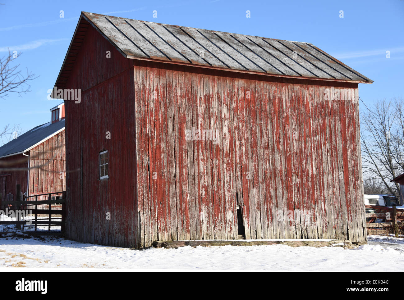 Aged red barn hi-res stock photography and images - Alamy
