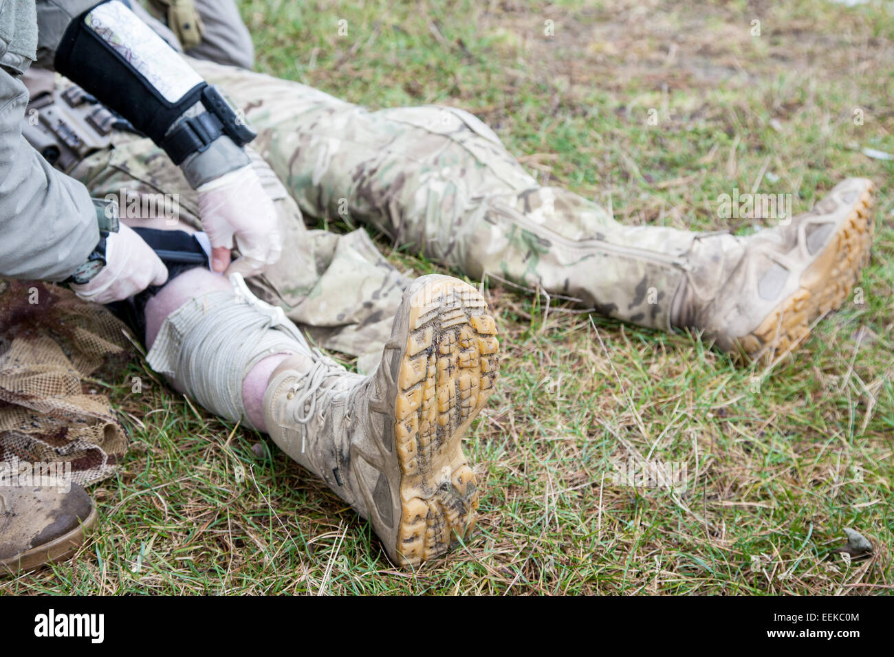 Combat medicine hi-res stock photography and images - Alamy