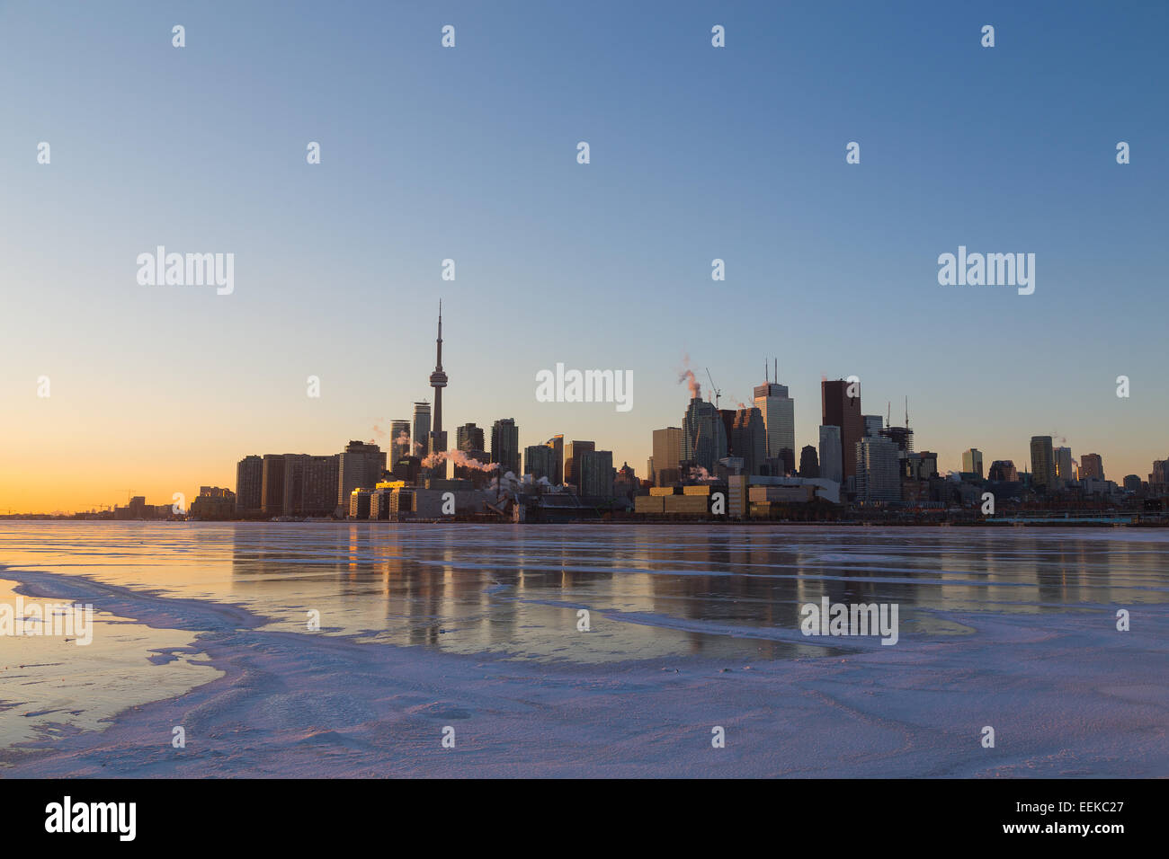 Toronto snow skyline hi-res stock photography and images - Alamy