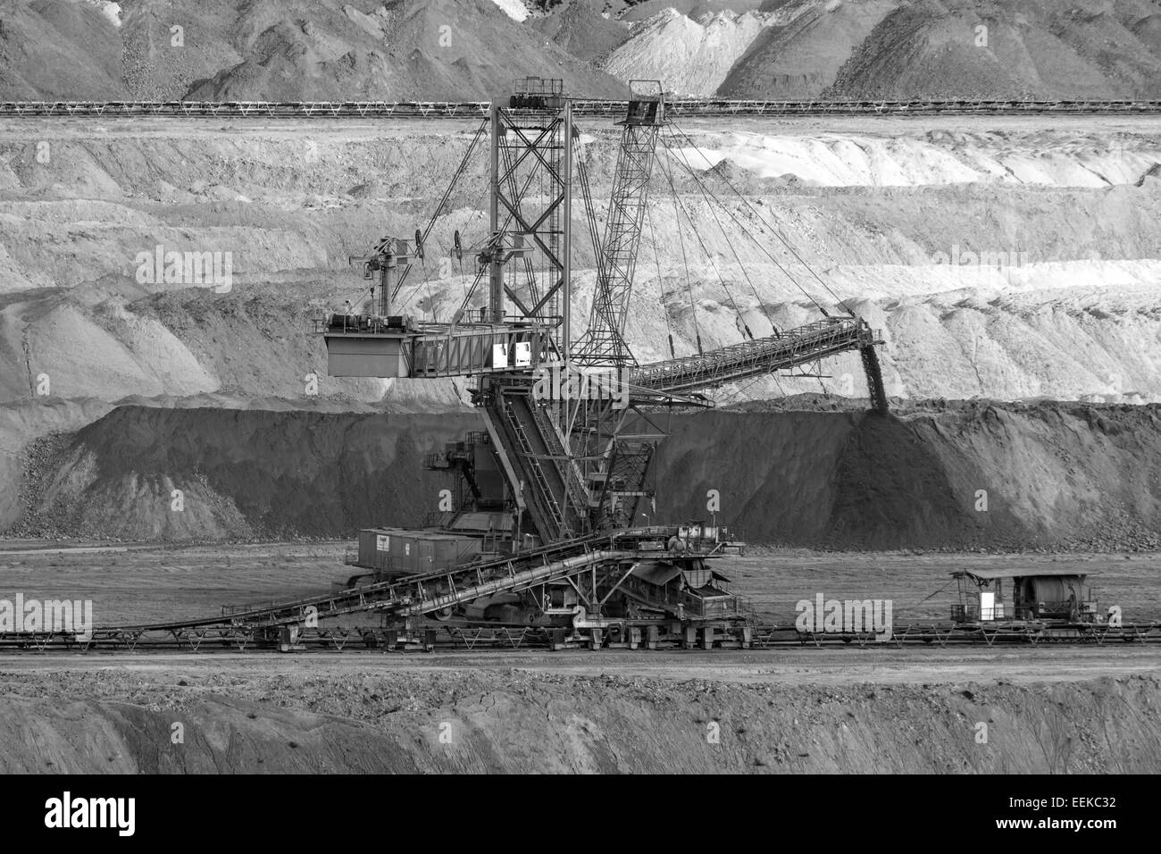 Machinery outdoors Black and White Stock Photos & Images - Alamy