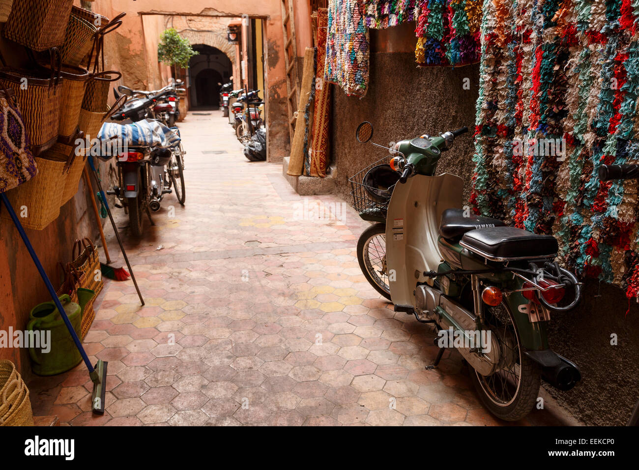 Souk marrakech hi-res stock photography and images - Alamy