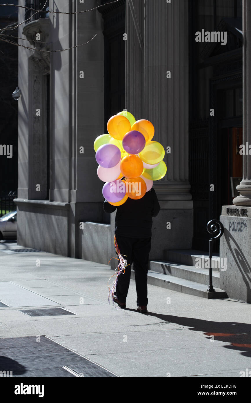 New york delivery man hi-res stock photography and images - Alamy