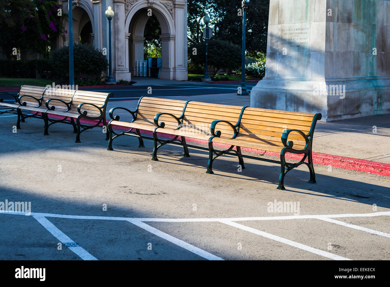 Public benches on a peaceful morning. Balboa Park, San Diego ...