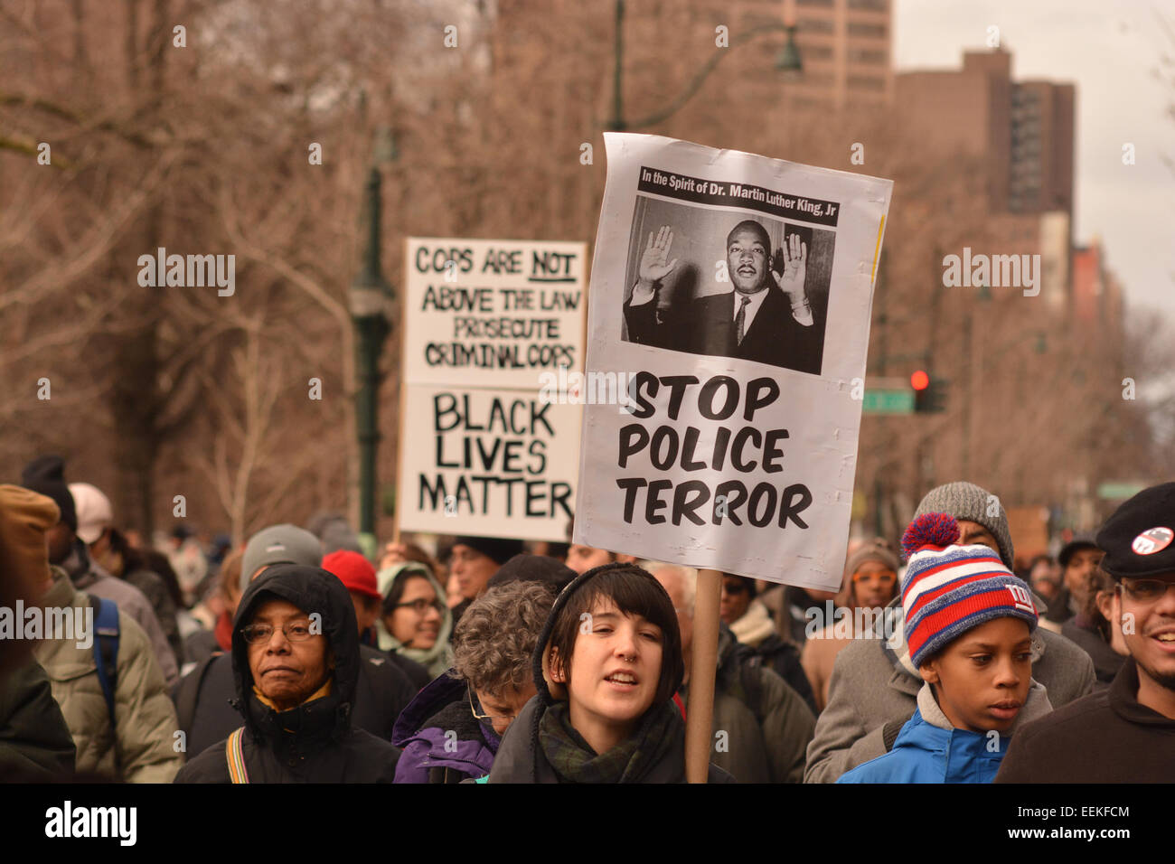New York, USA. 19th Jan, 2015. Participants head to the start of the ...