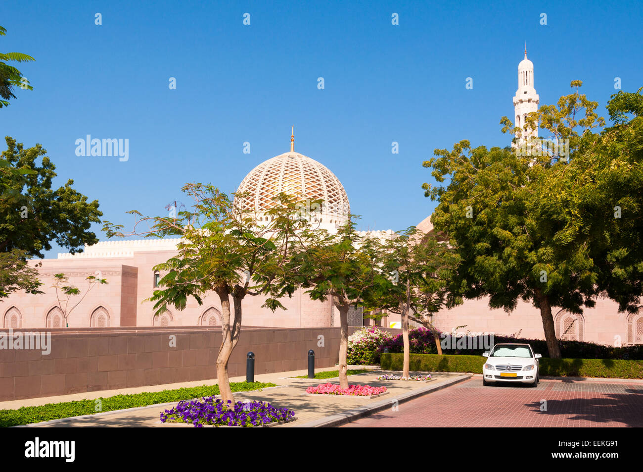 Blue mosque muscat oman middle hi-res stock photography and images - Alamy