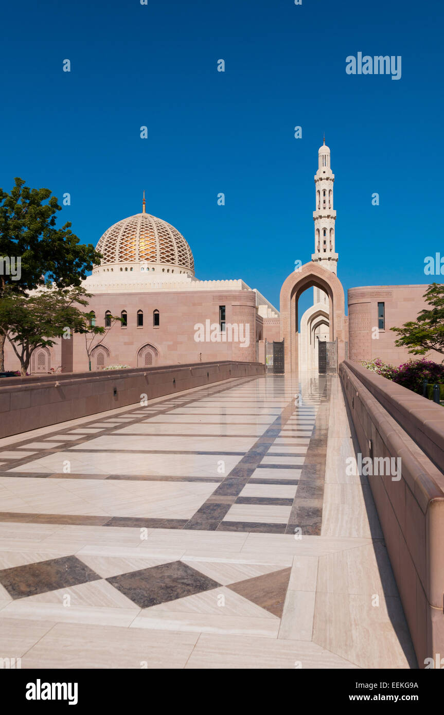 Emirates shia hi-res stock photography and images - Alamy