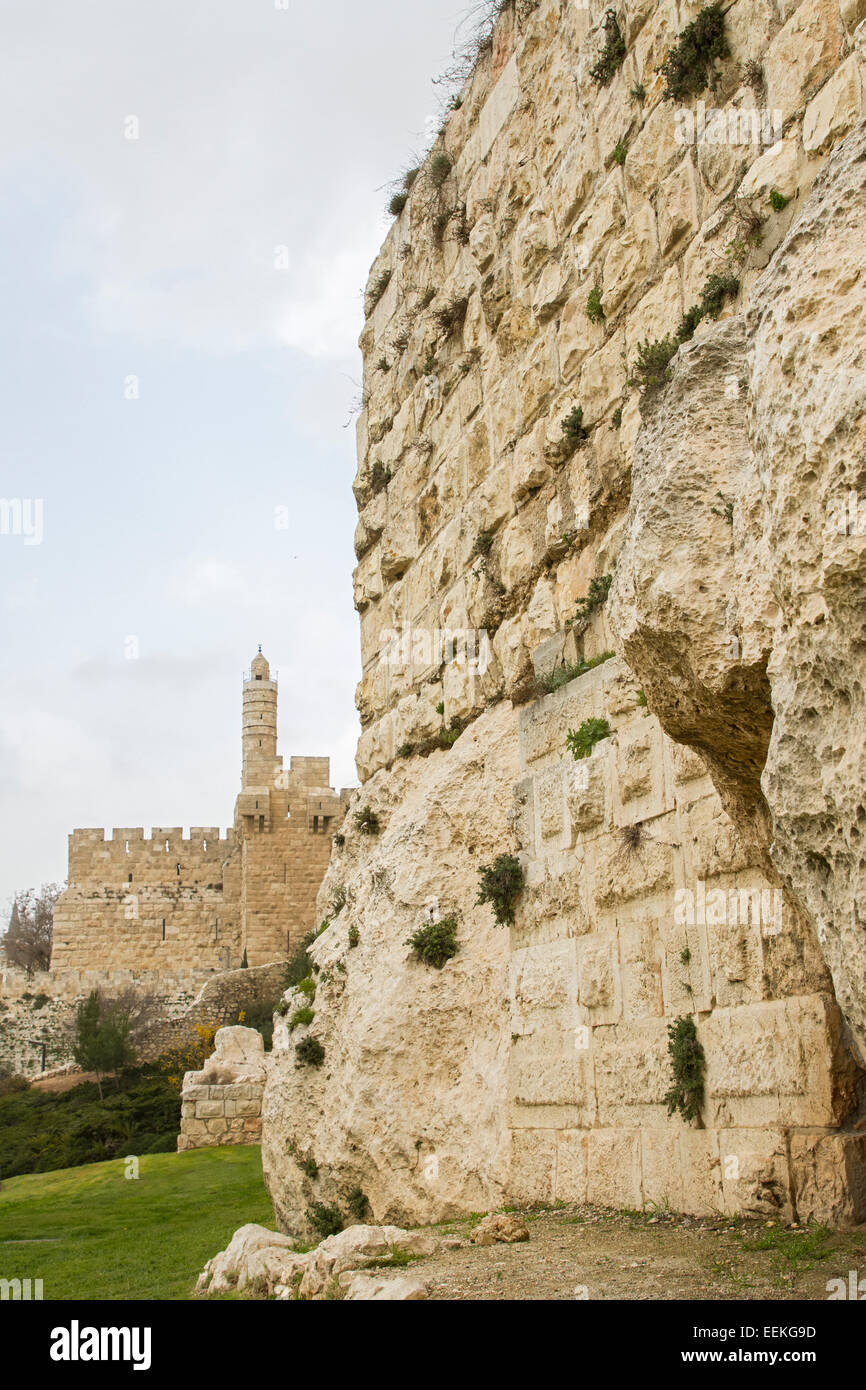 Defensive wall ancient holy jerusalem hi-res stock photography and ...