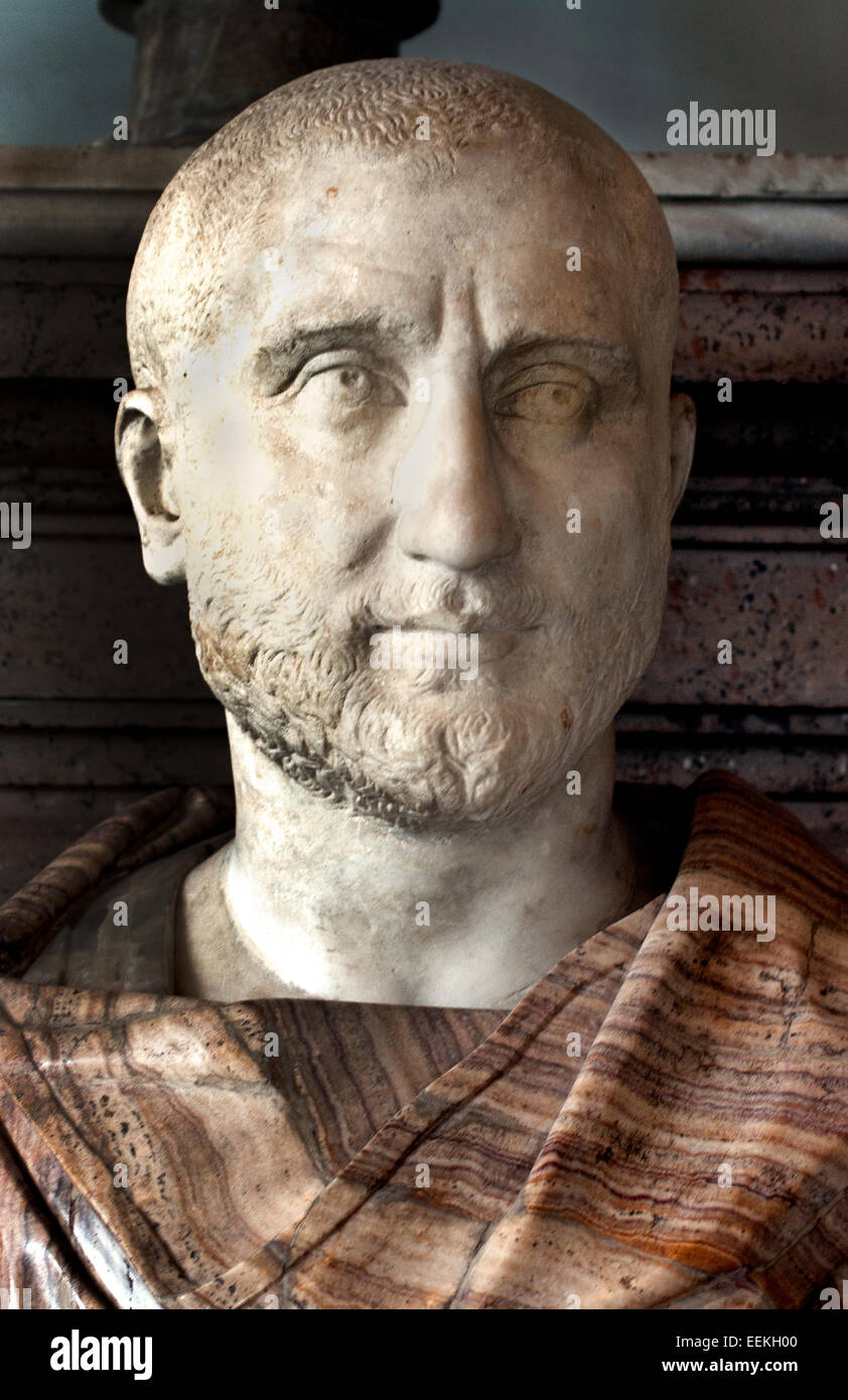 Busto hi-res stock photography and images - Alamy