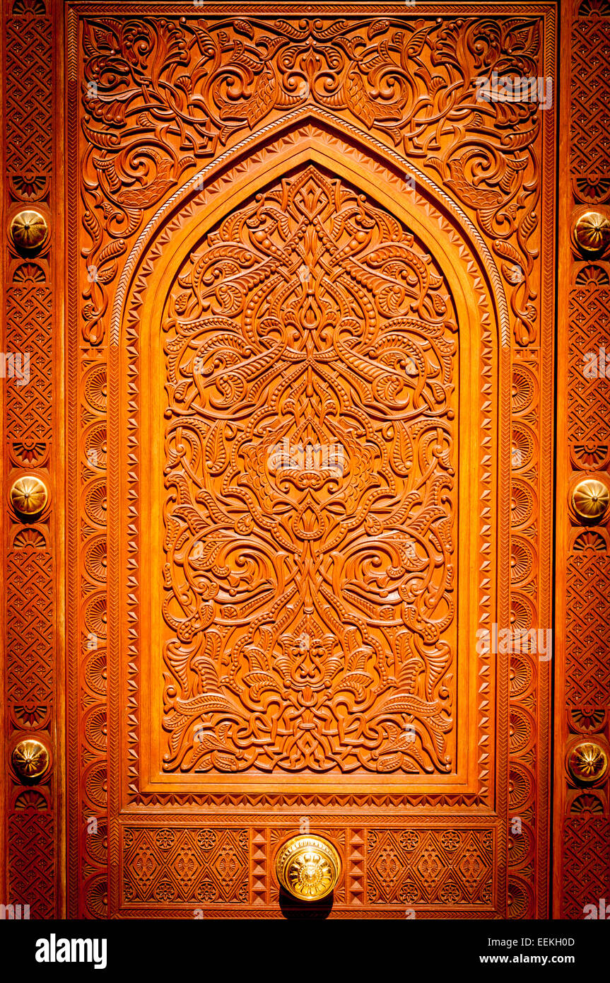 Mosque door wooden hi-res stock photography and images - Alamy