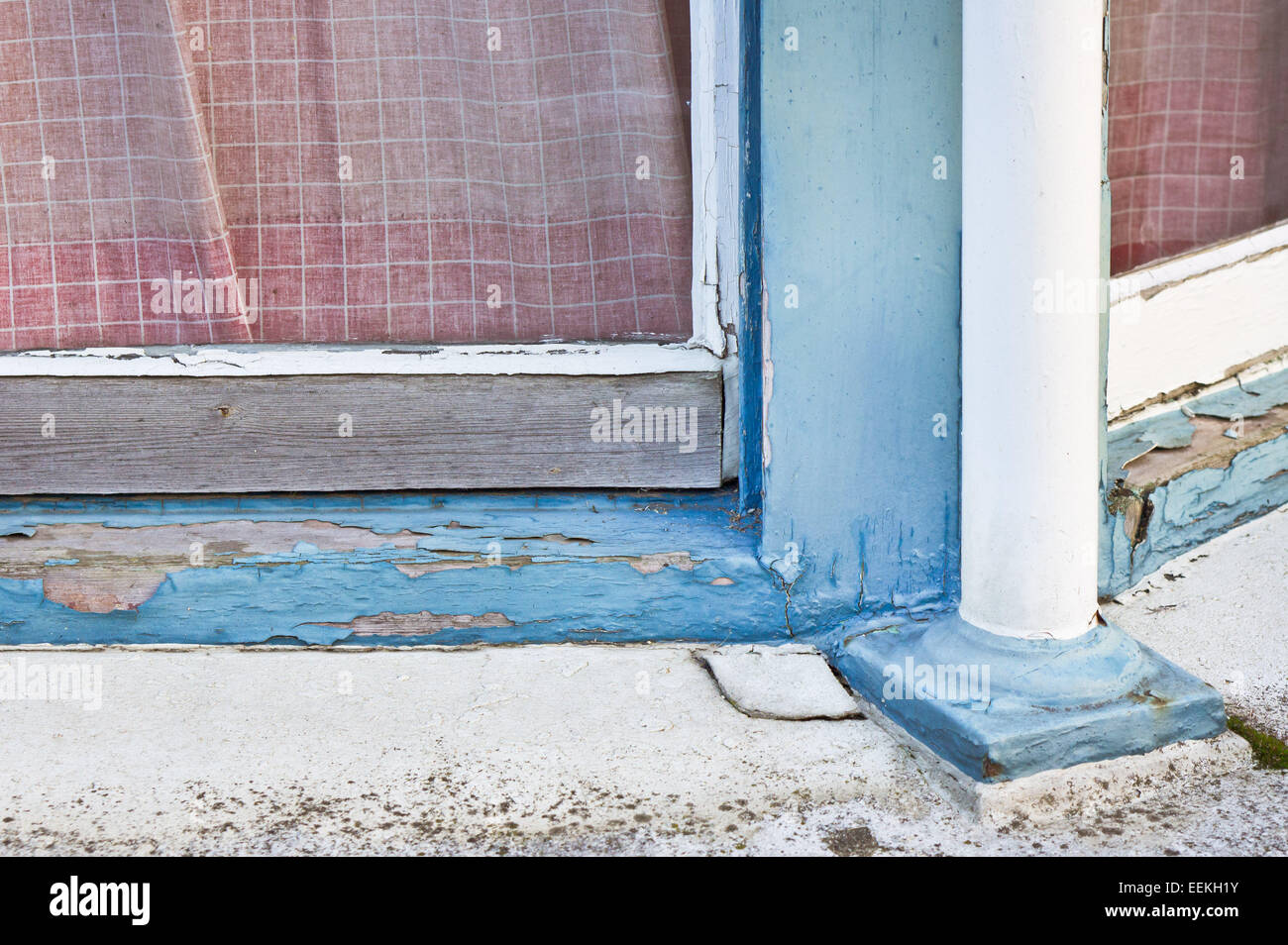 A wooden window frame showing peeling paint and wood rot Stock Photo ...