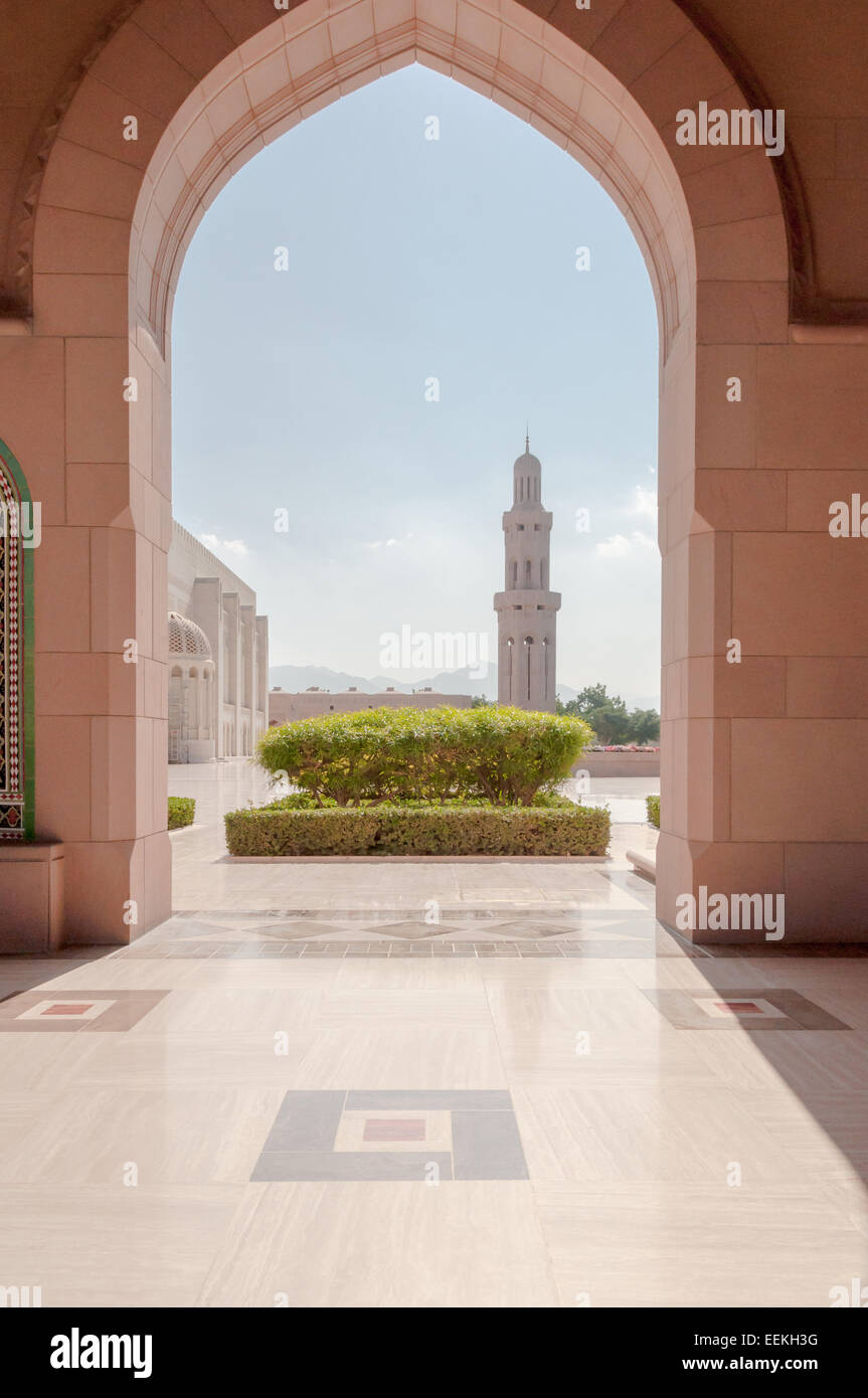 Courtyard of Sultan Qaboos Mosque, Muscat, Oman Stock Photo - Alamy