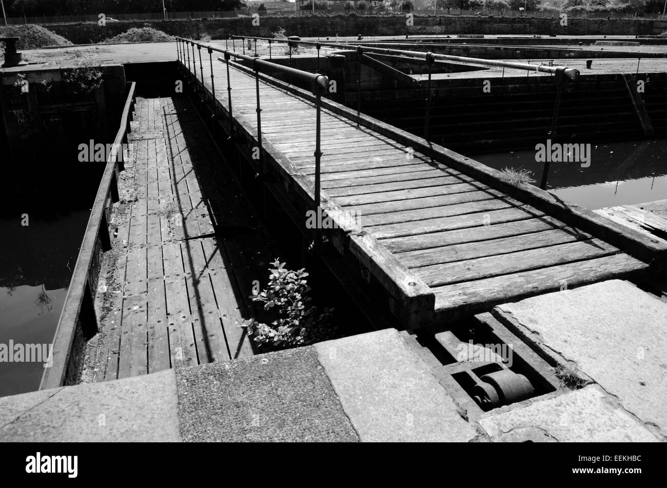 Caisson in dock Black and White Stock Photos & Images - Alamy