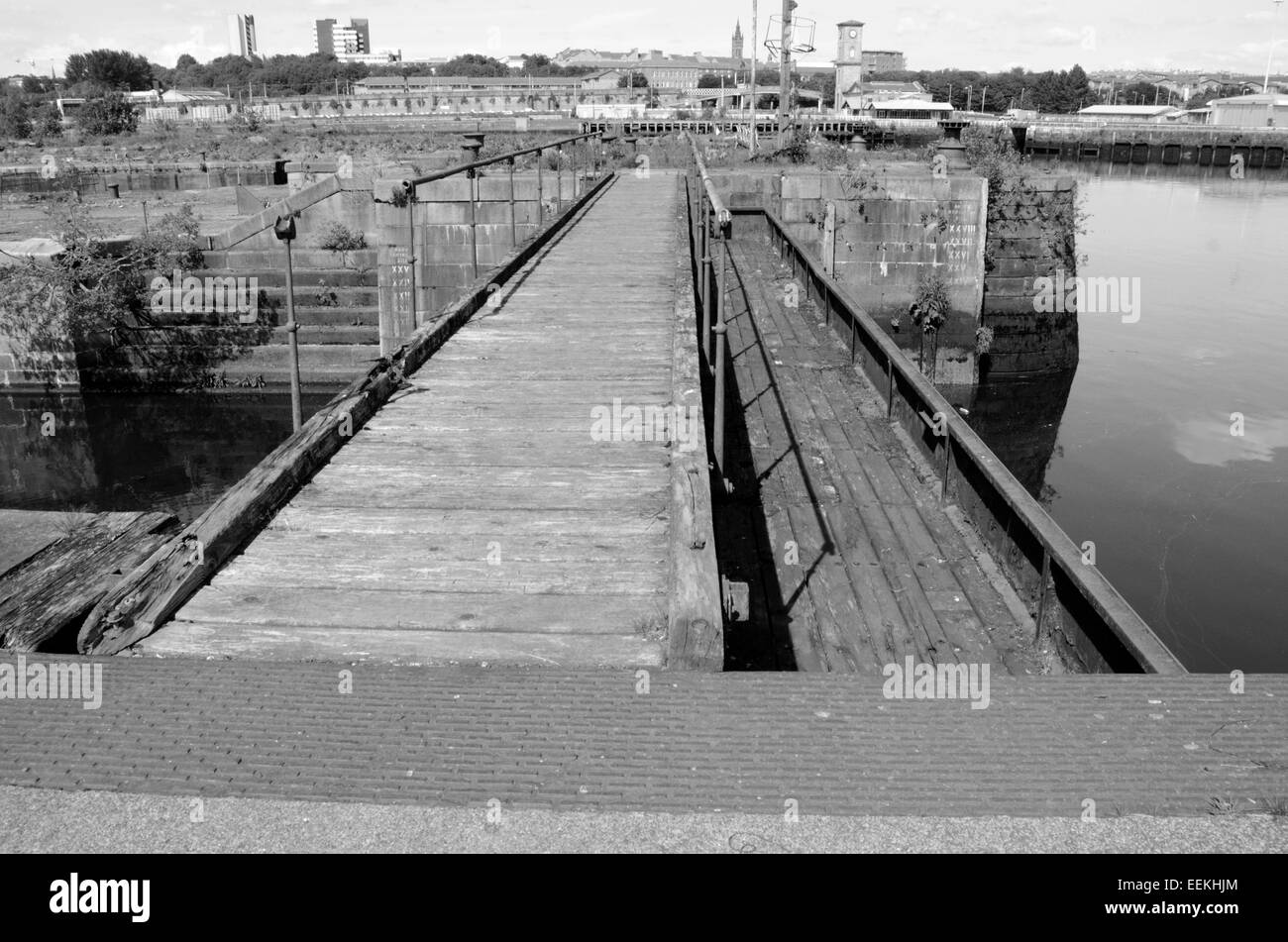 Caisson in dock hi-res stock photography and images - Alamy