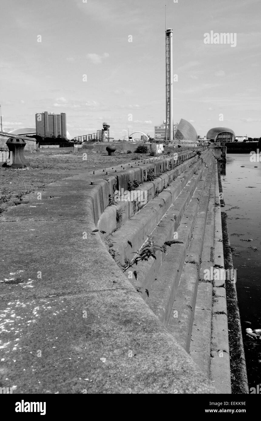 Govan dry dock Black and White Stock Photos & Images - Alamy