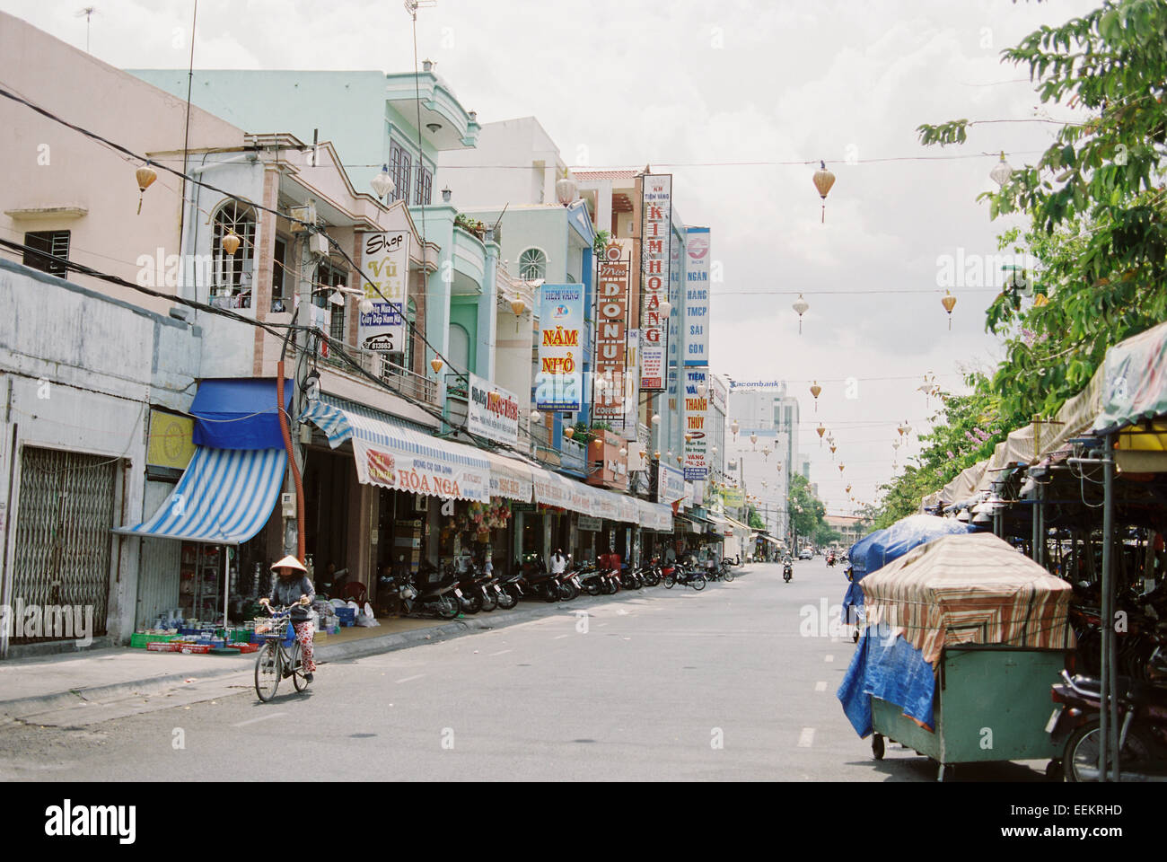 Street scene in Ho Chi Minh City Stock Photo - Alamy