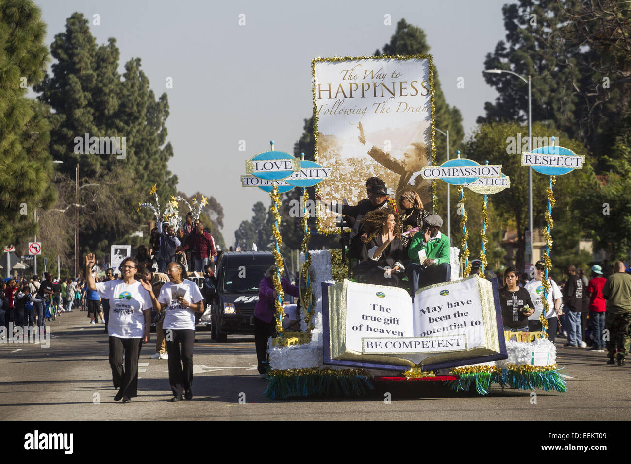 Los Angeles, California, USA. 19th Jan, 2015. Participants wave to ...